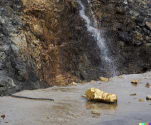 Gold Mining – metal detecting, panning, cradling, dredging technique