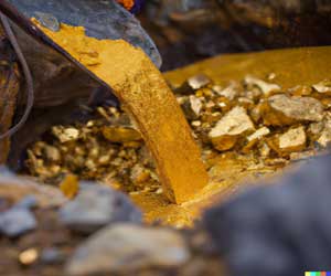 Gold Mining – metal detecting, panning, cradling, dredging technique